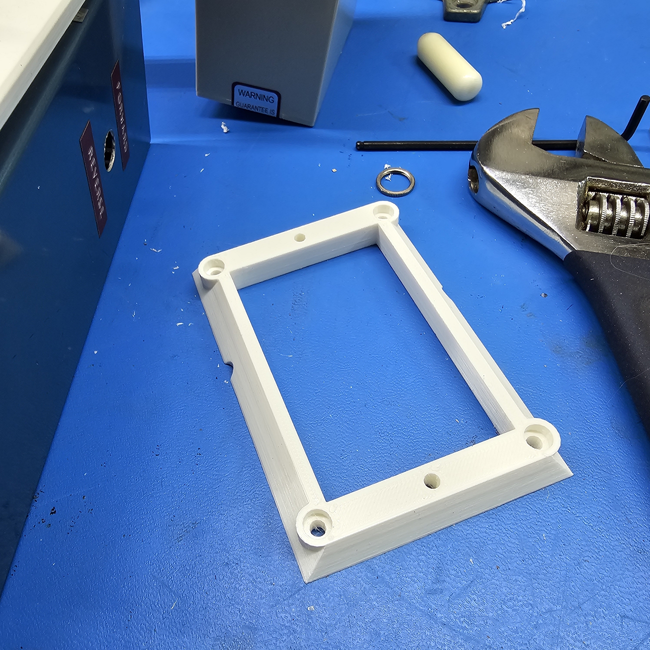 Simple Enclosure Cover - 3D Printing Makes it Easy - Metallum