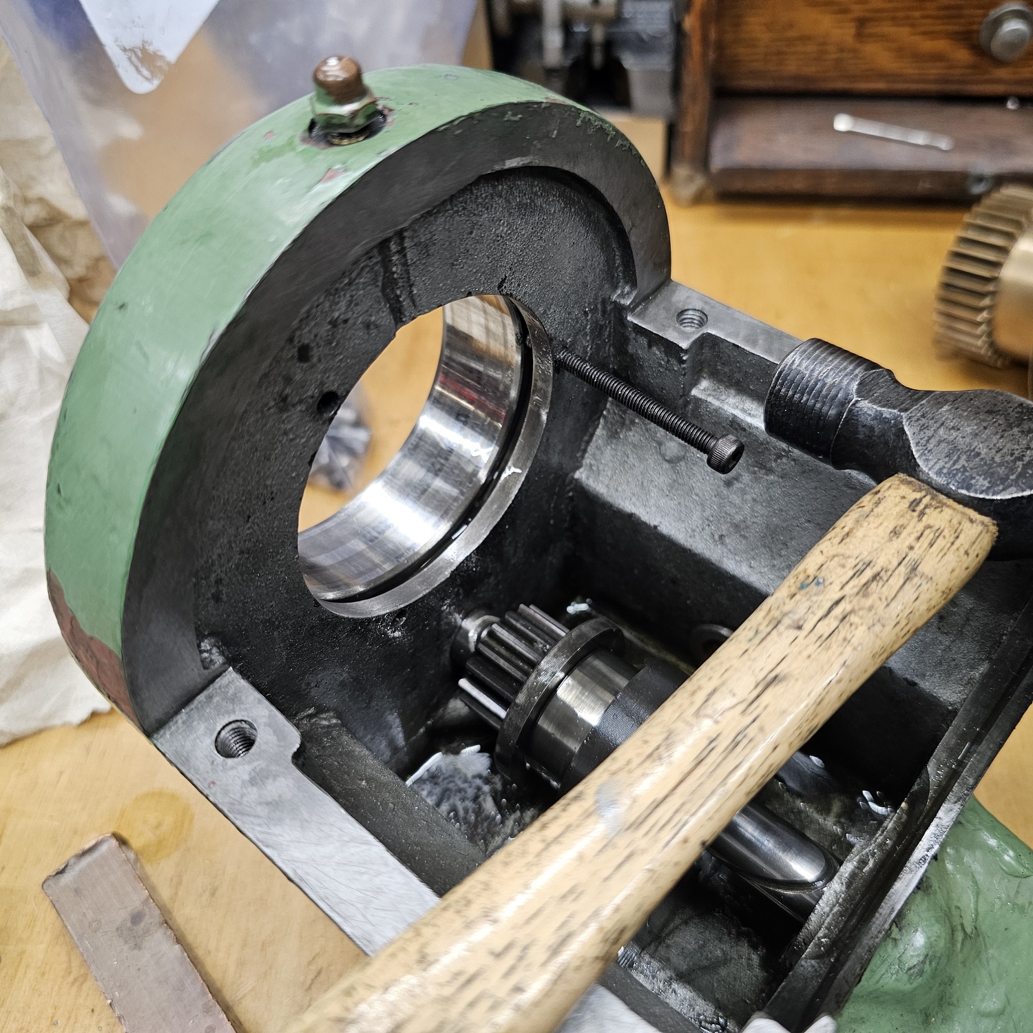 Installing Taper Mount Roller Bearings - Metallum